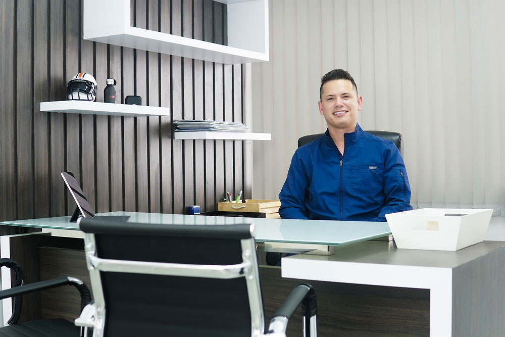 Home - Dr Toro - Smile Desing